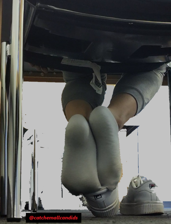 Asian Shoeplay In Filas